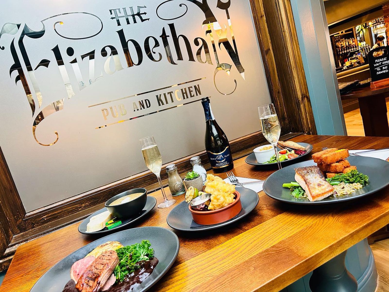 The Elizabethan Menus