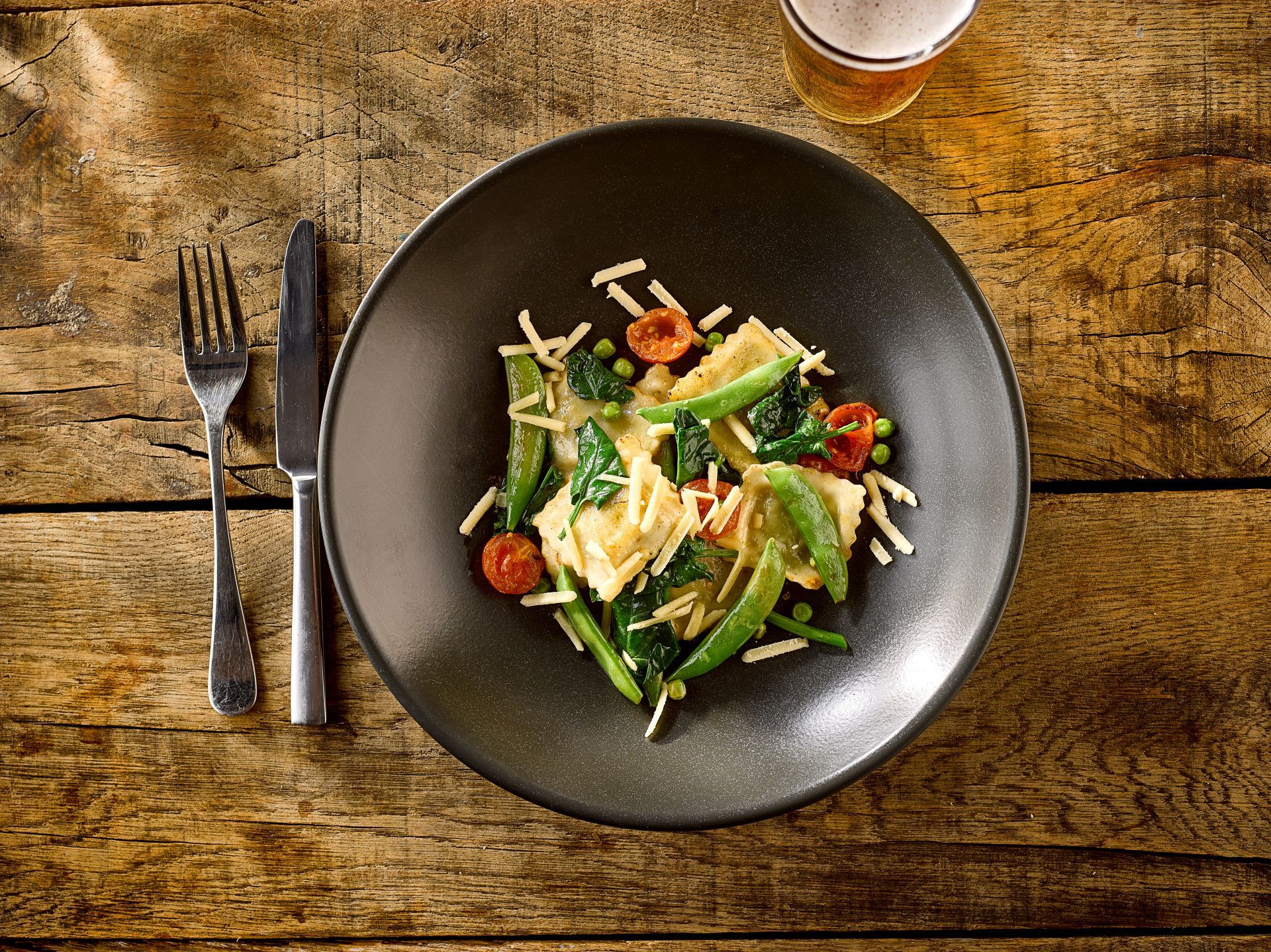 The Elizabethan | Great historical pub serving food in Heaton Moor